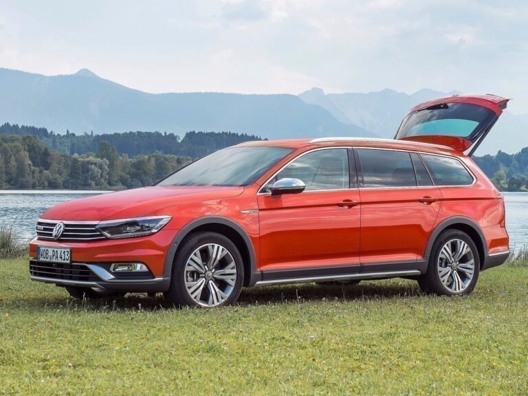 2013 Volkswagen Passat Tire Size
